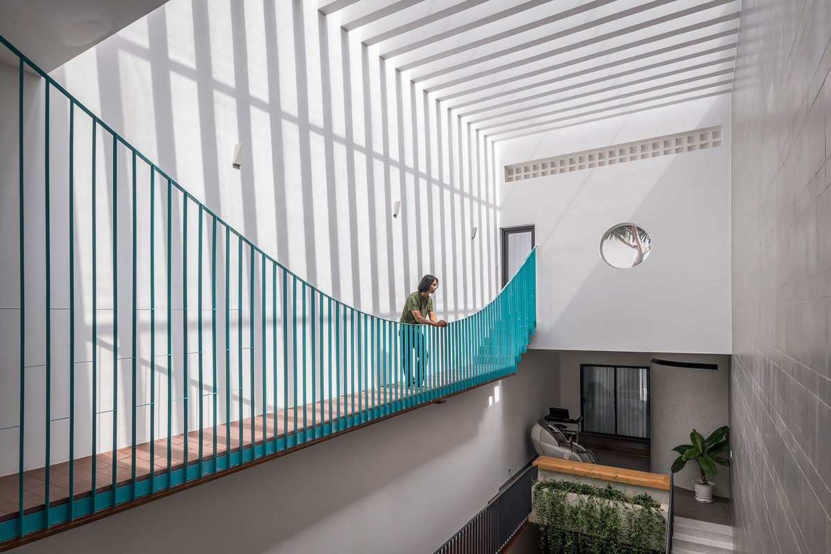House with Blue Bridge | Story Architecture - ArchiDiaries
