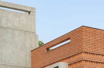 Chitrakut - An Extended Family Cluster- Faliyu | AANGAN Architects ...